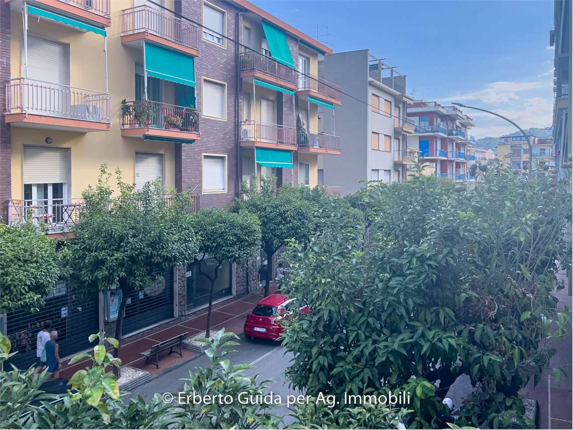 Quadrilocale viale kennedy, 41, Centro, Diano Marina