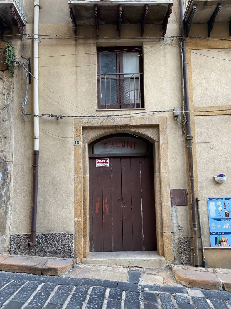 Locale commerciale in Vendita