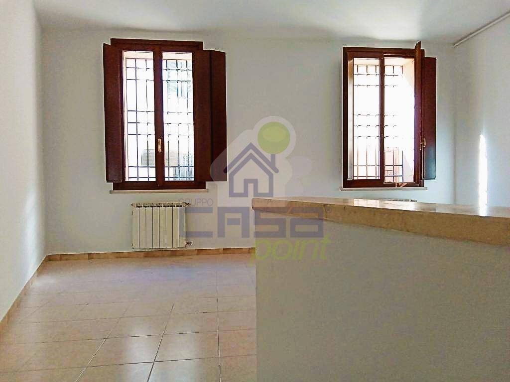 Bilocale via Adami, 72, Asola