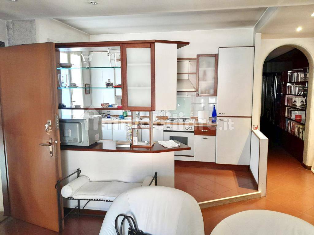 Trilocale ottimo stato, primo piano, Centro, Mantova