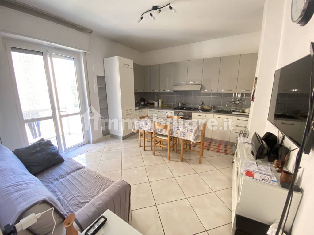 Vendita Appartamento Rozzano. Trilocale in via Emilia 55. Buono stato ...