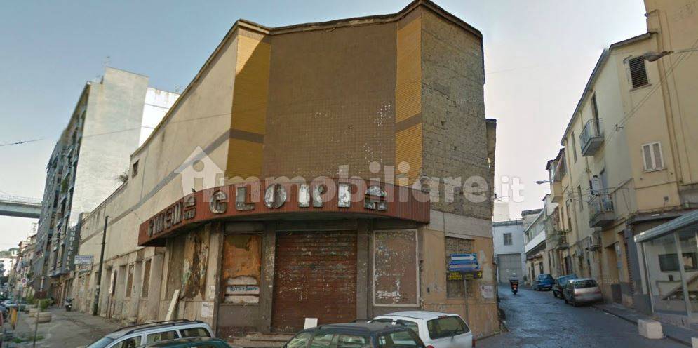 Locale commerciale in Vendita