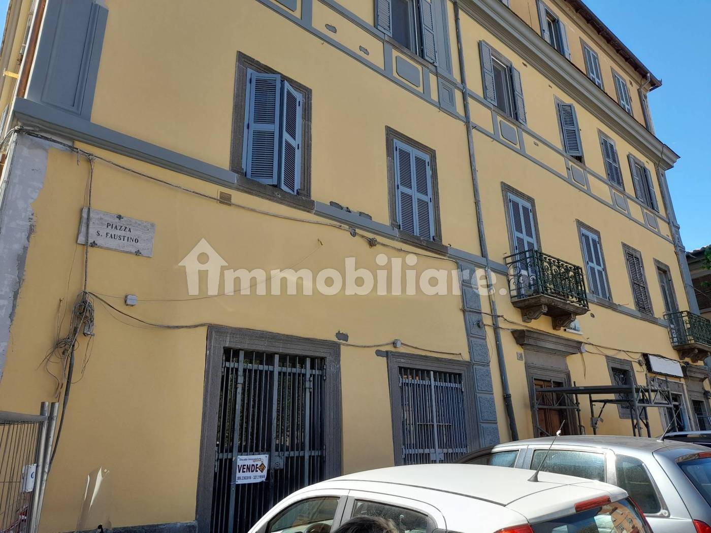 Locale commerciale in Vendita