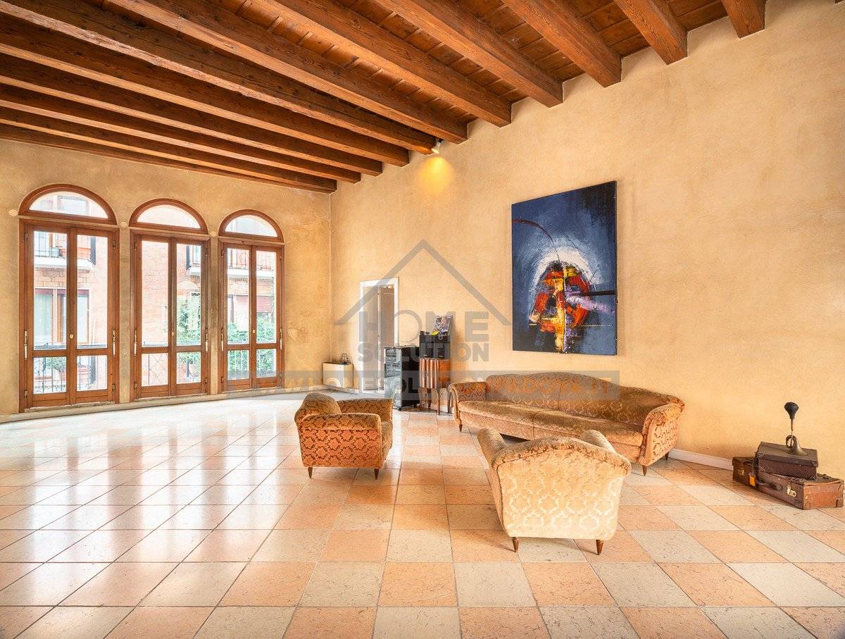 Appartamento via Nazario Sauro 25, Piazze - Duomo, Padova