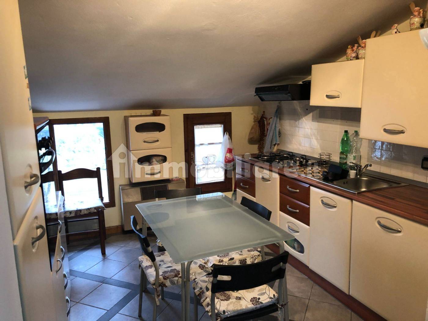 Bilocale via 4 Novembre, Vergine, Pistoia