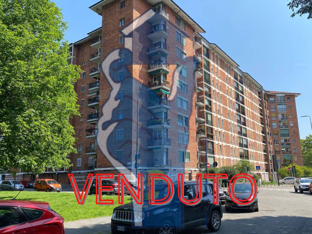 Vendita Appartamento Milano. Trilocale in via Rombon. Da ristrutturare ...