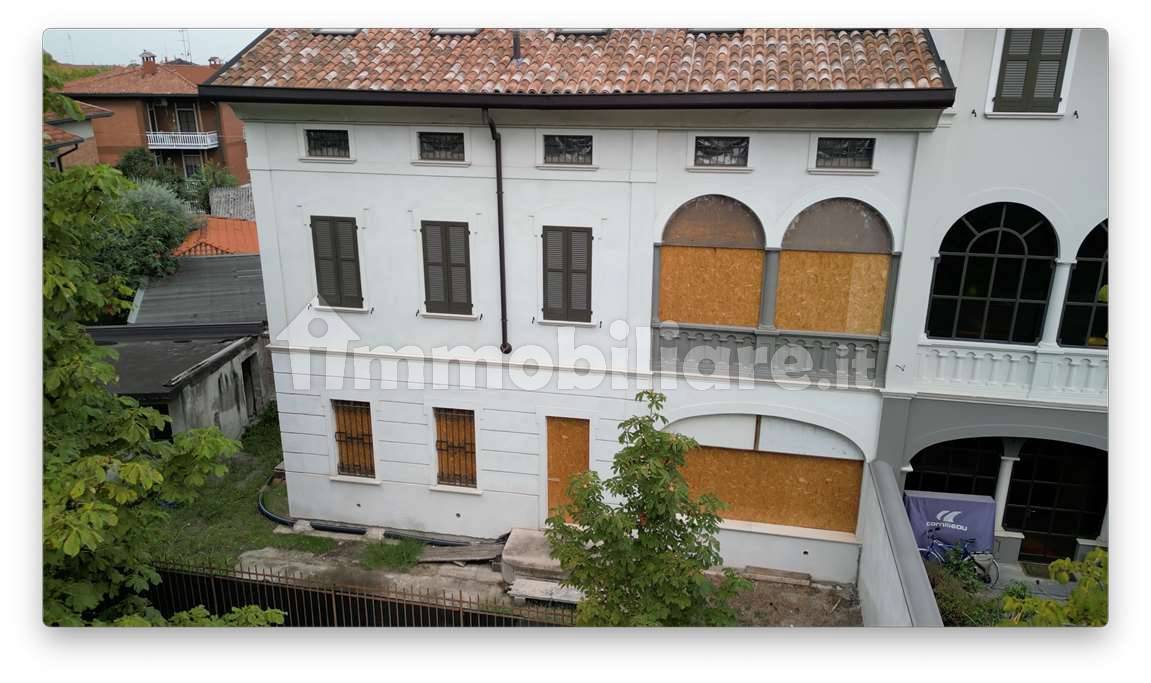 Villa unifamiliare viale Papa Giovanni XXIII 4, Centro, Caravaggio