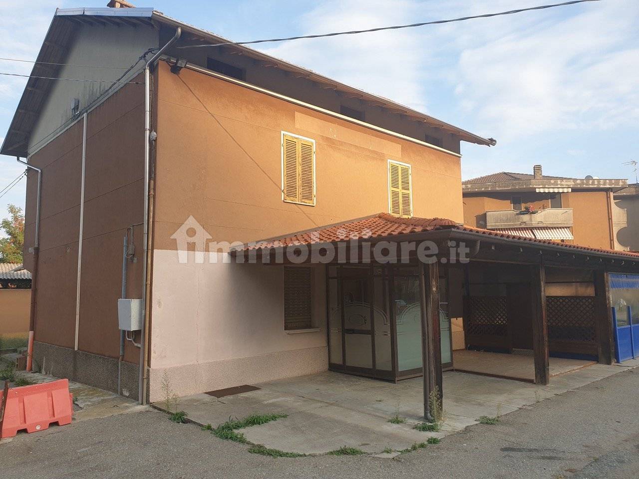 Locale commerciale in Vendita