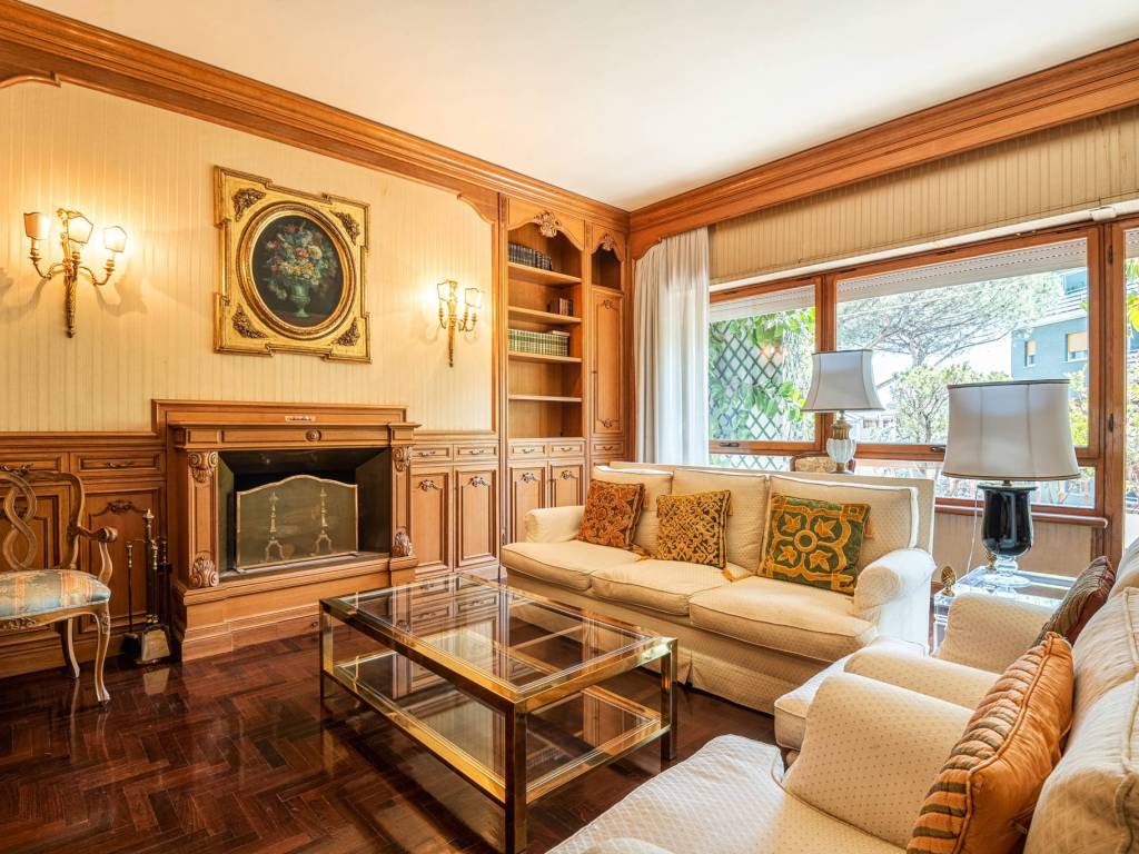 Vendita Appartamento in via Alberto Litta Modignani. Roma. Da ...