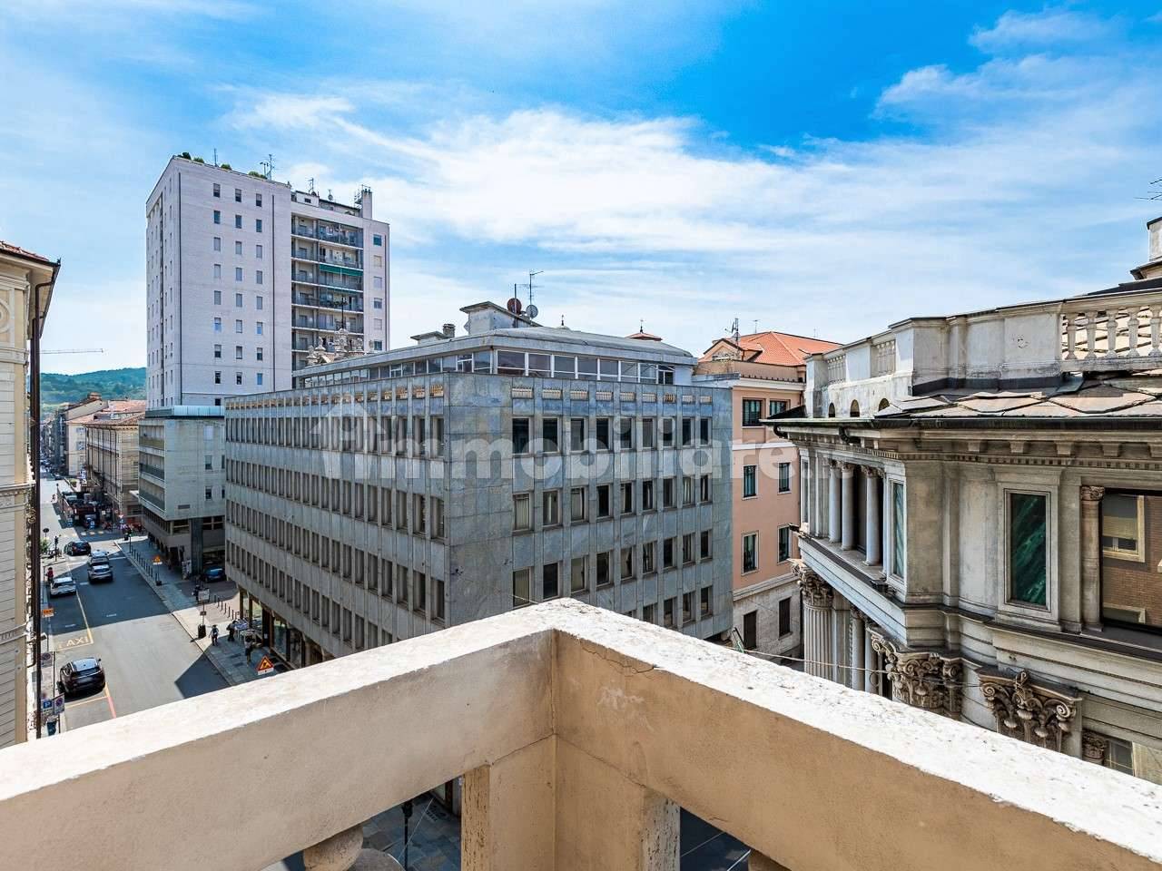 Appartamento via SANTA TERESA, Piazza Solferino, Torino