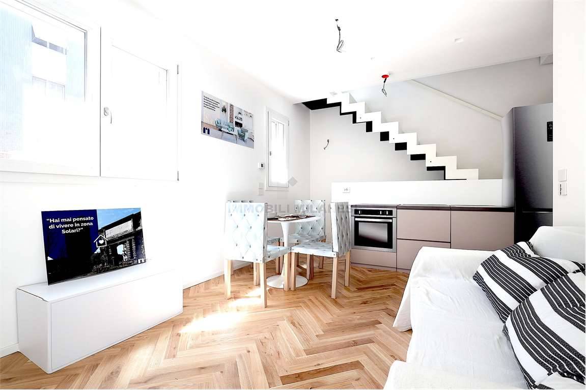 Bilocale via Montecatini 14, Solari, Milano