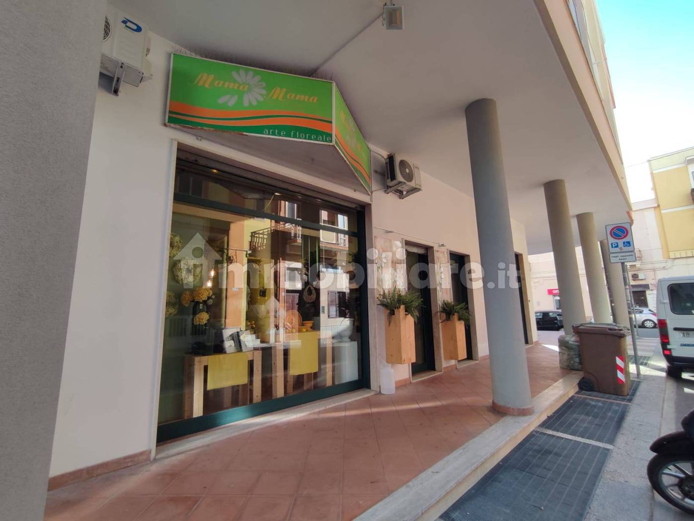 Locale commerciale in Vendita