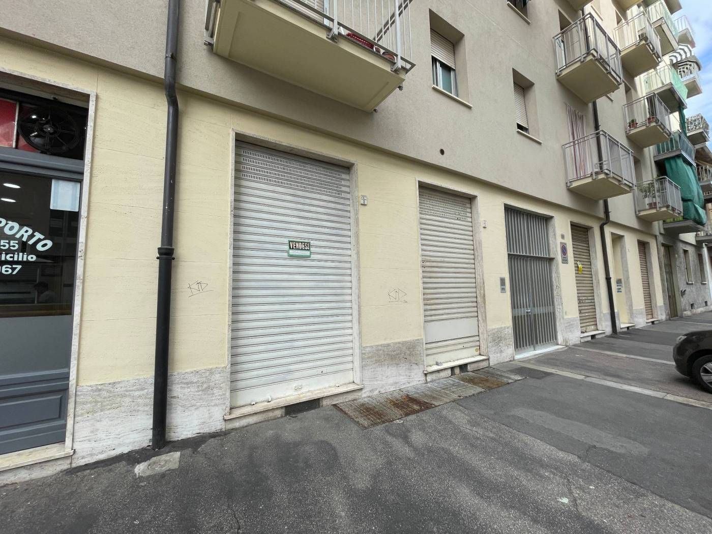 Locale commerciale in Vendita