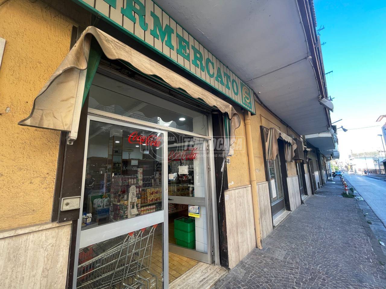 Locale commerciale in Vendita