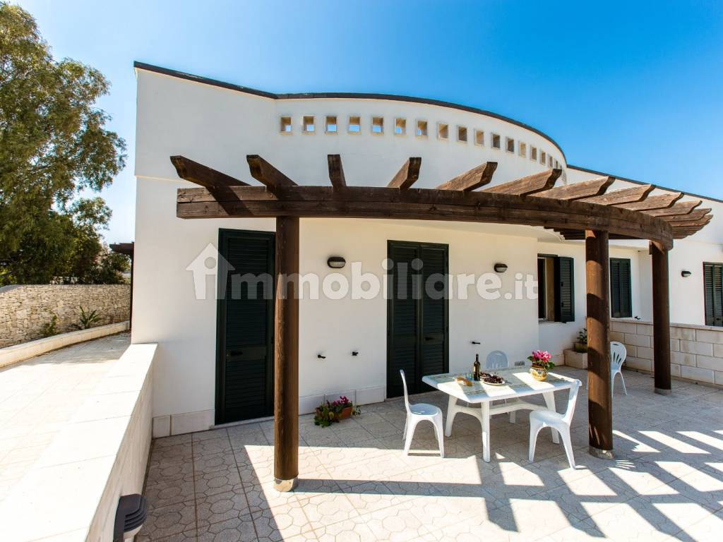 Vendita Villa a schiera in via Orties Racale. Ottimo stato, posto auto ...