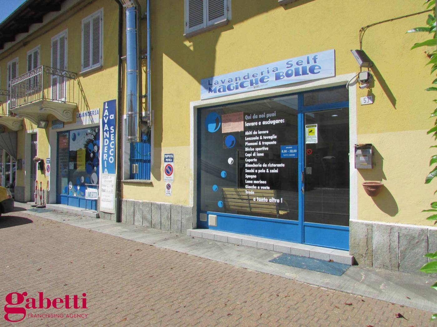 Locale commerciale in Vendita