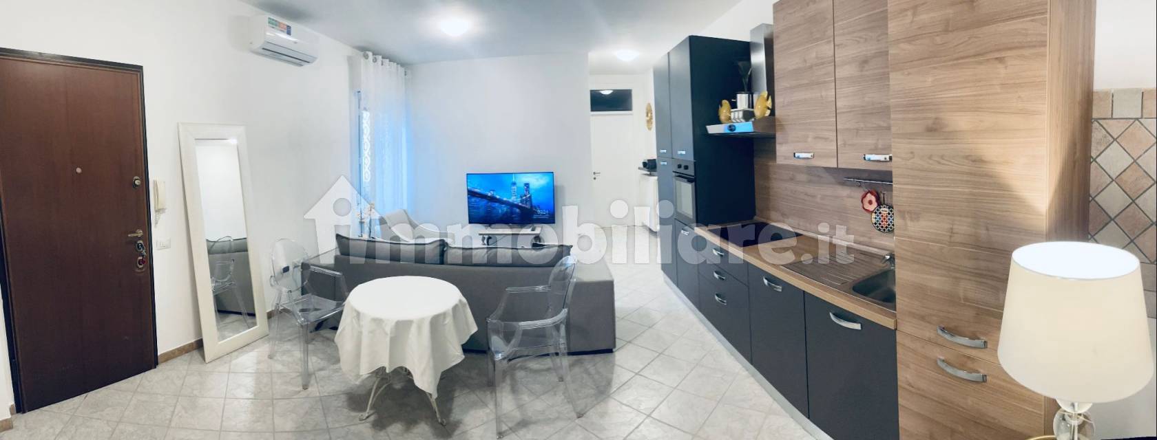 Quadrilocale via Giuseppe Mazzini, Centro, Biandronno