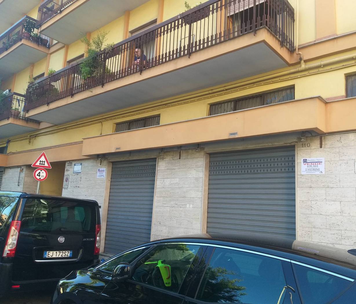 Locale commerciale in Vendita