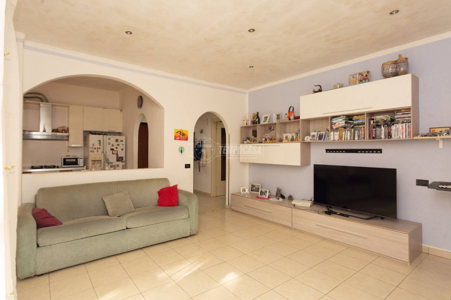 Trilocale via bianchi giacomo 8, Centro, Tradate