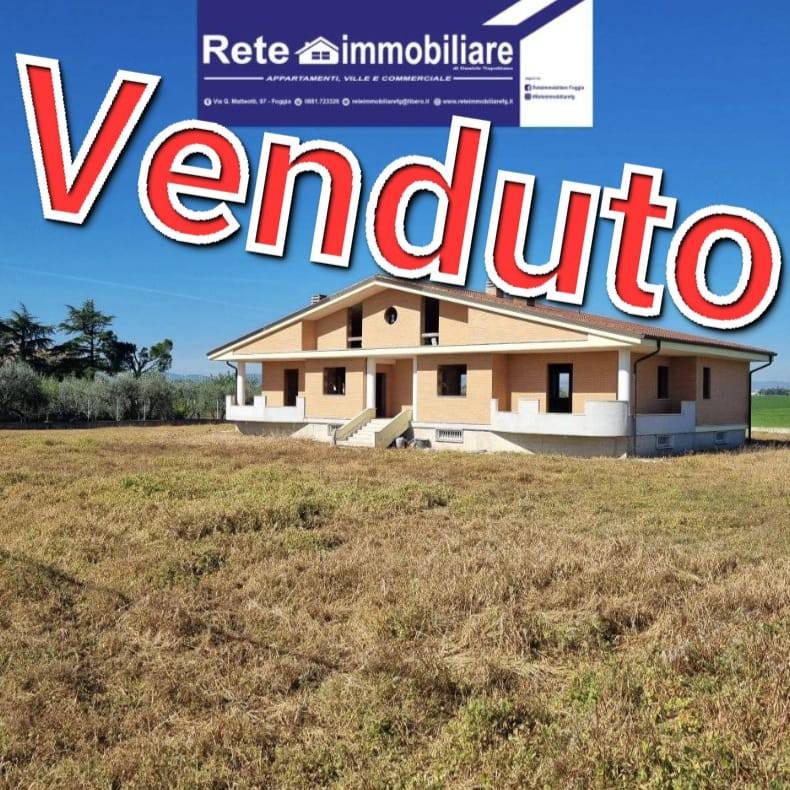 Villa bifamiliare, nuova, 1175 m², Città del Cinema - Aeroporto, Foggia