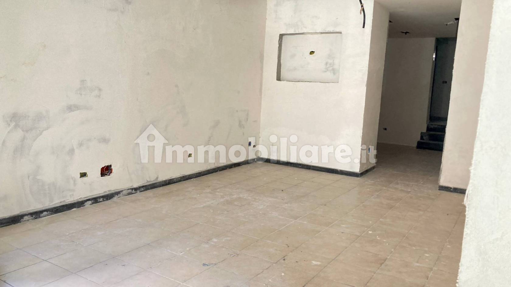 Locale commerciale in Vendita