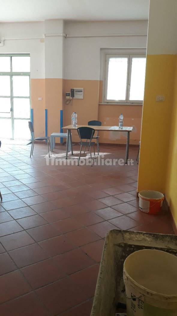 Locale commerciale in Vendita