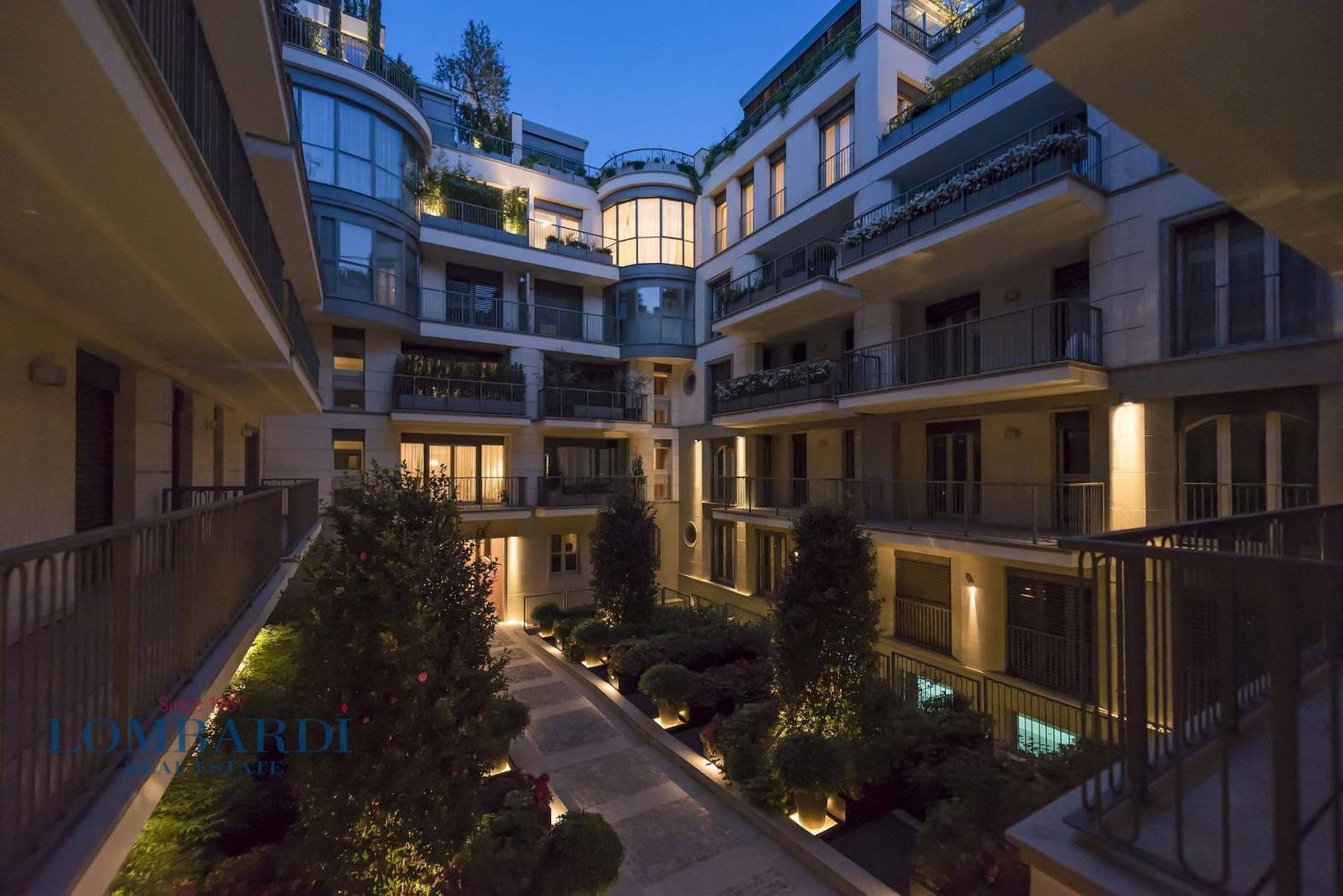 Bilocale via Varese 16, Moscova, Milano