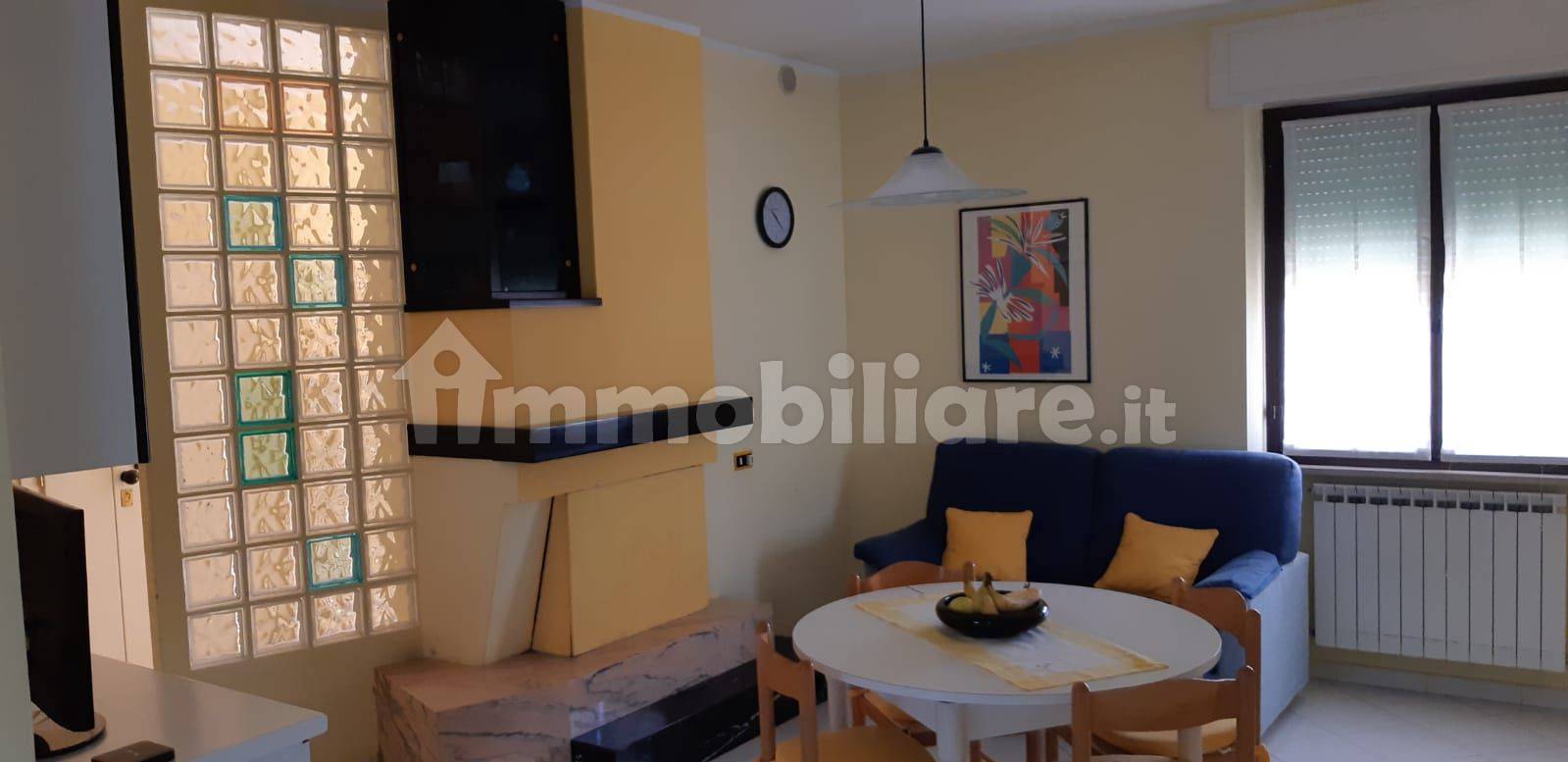 Appartamento via Martiri di via Fani 34, Centro, Acqualagna