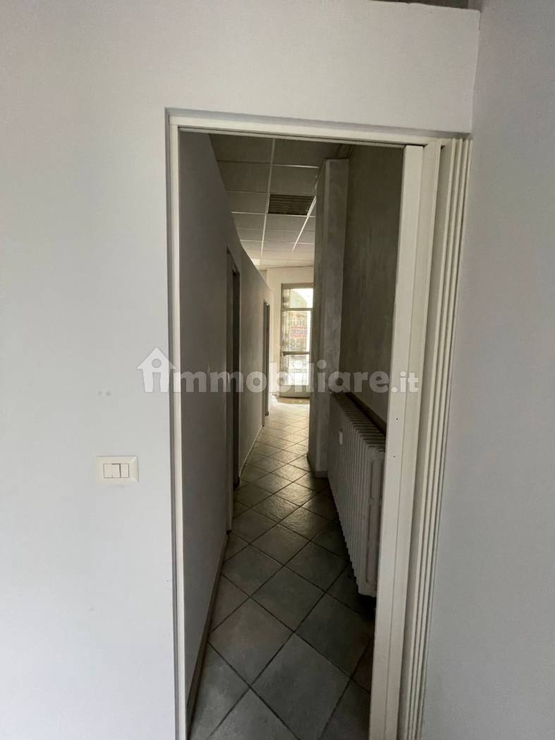 Locale commerciale in Vendita