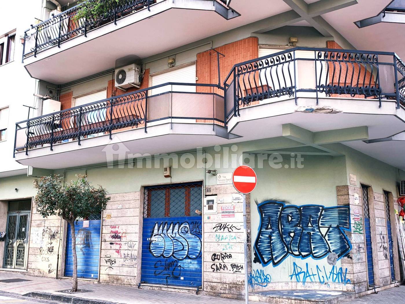 Locale commerciale in Vendita