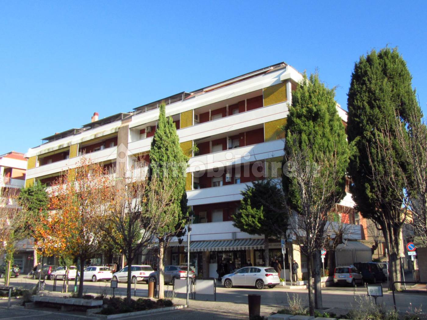 Trilocale buono stato, terzo piano, Centro, Pineto