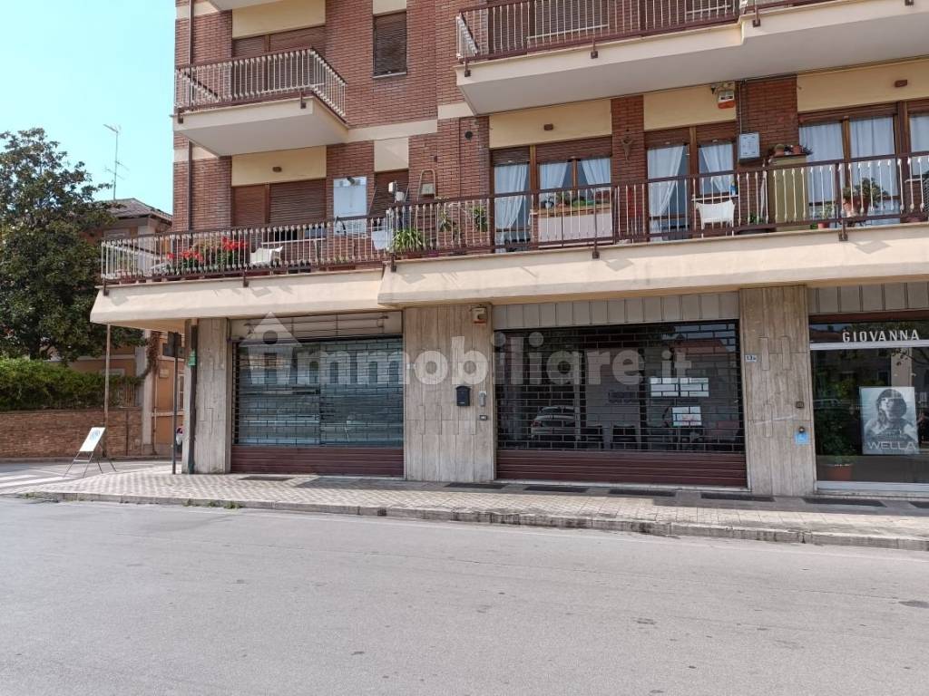 Locale commerciale via Gino Moretti, San Benedetto del Tronto, Rif ...