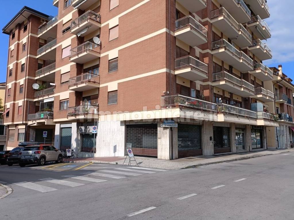 Locale commerciale via Gino Moretti, San Benedetto del Tronto, Rif ...