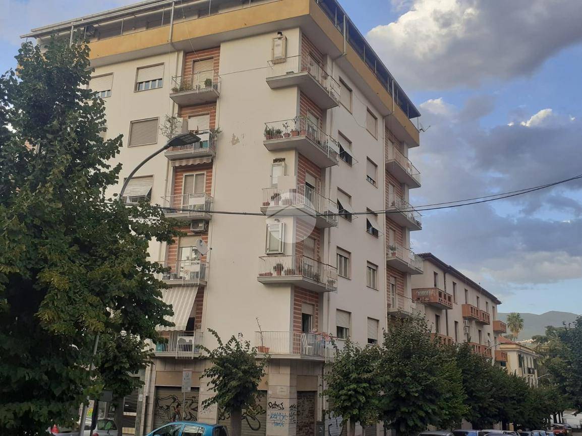 Quadrilocale via savoia 6, Centro, Cosenza