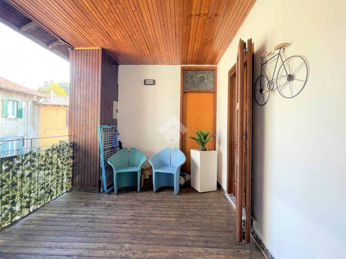 Trilocale largo Adua 14, Centro, Cantù