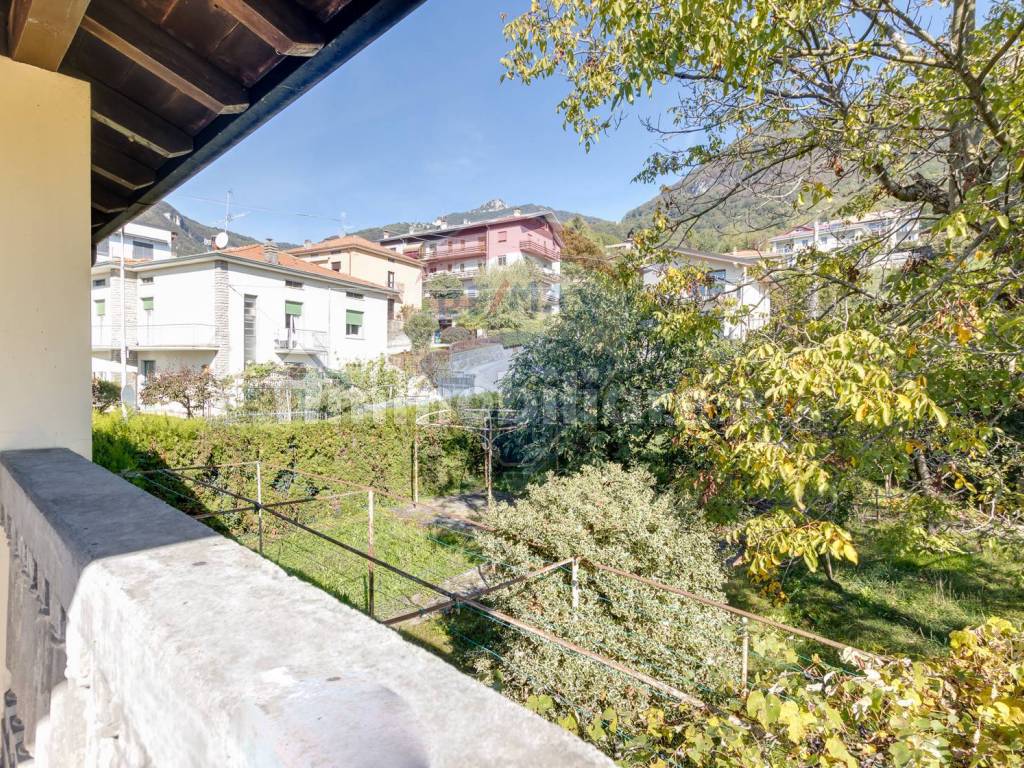 Vendita Villa unifamiliare in via C.Marini 23 Albino. Da ristrutturare ...