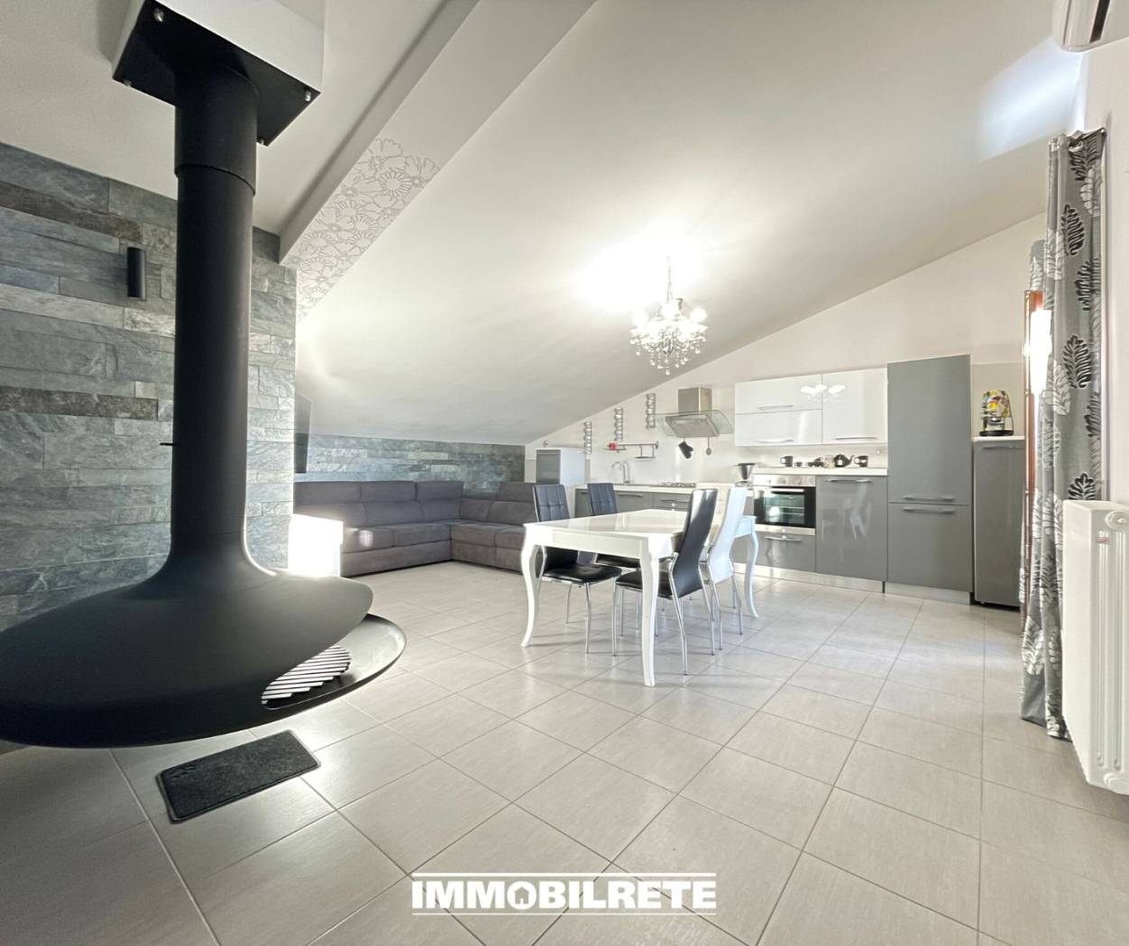 Trilocale via Caduti di Nassiyria, Matera