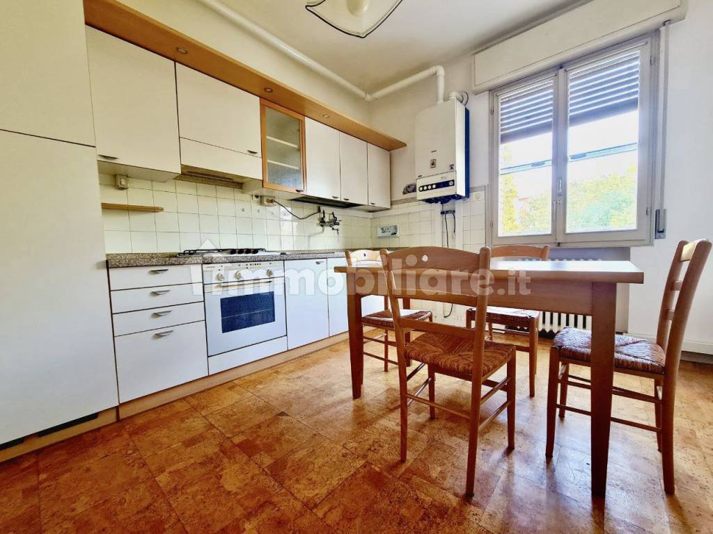 Vendita Appartamento Scandiano. Trilocale in via Armando Diaz. Buono stato, secondo piano ...