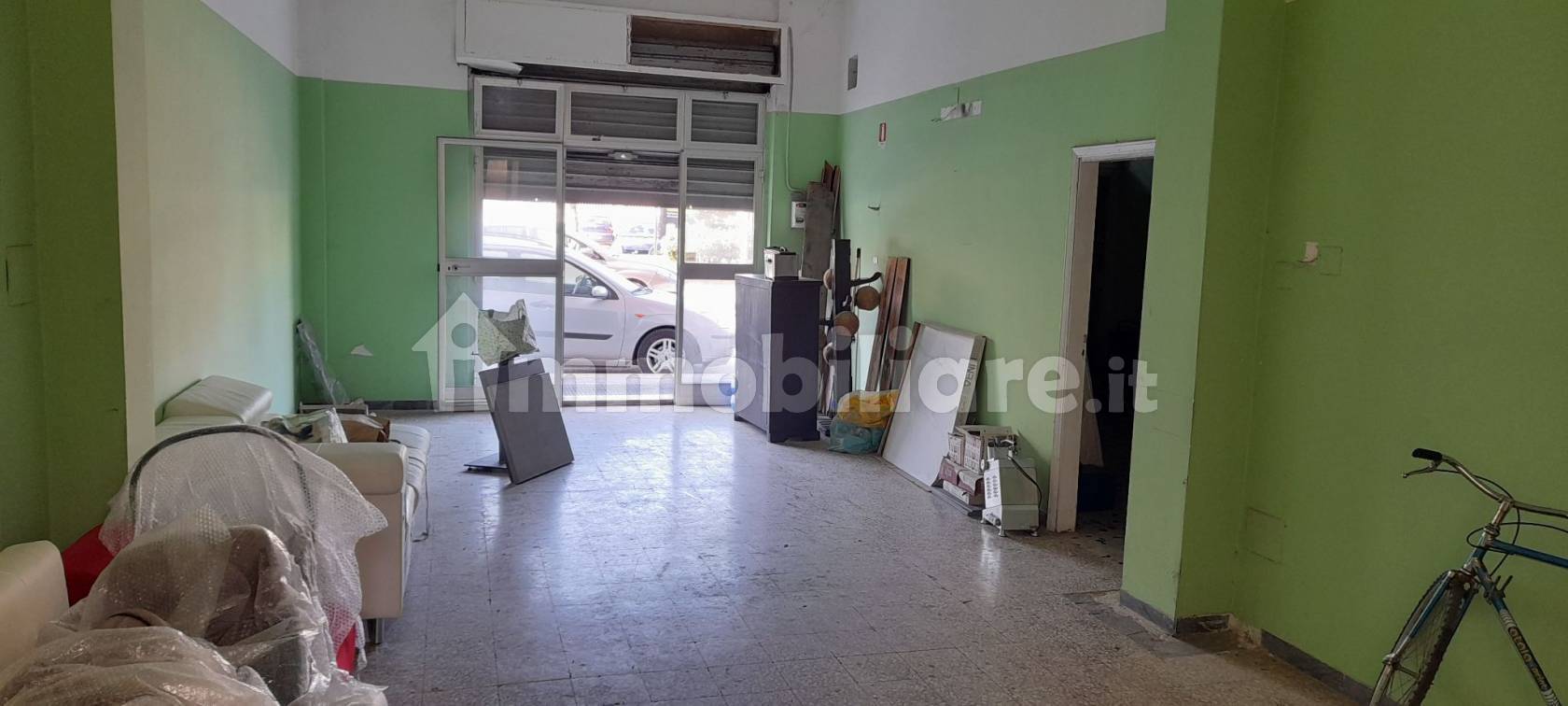 Locale commerciale in Vendita