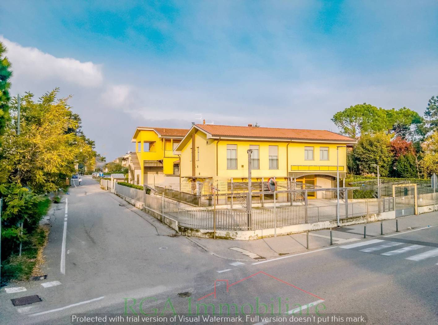 Locale commerciale in Vendita