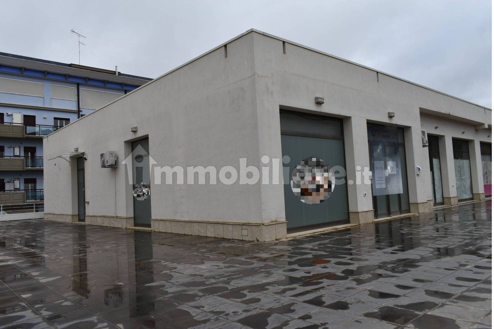 Locale commerciale in Vendita