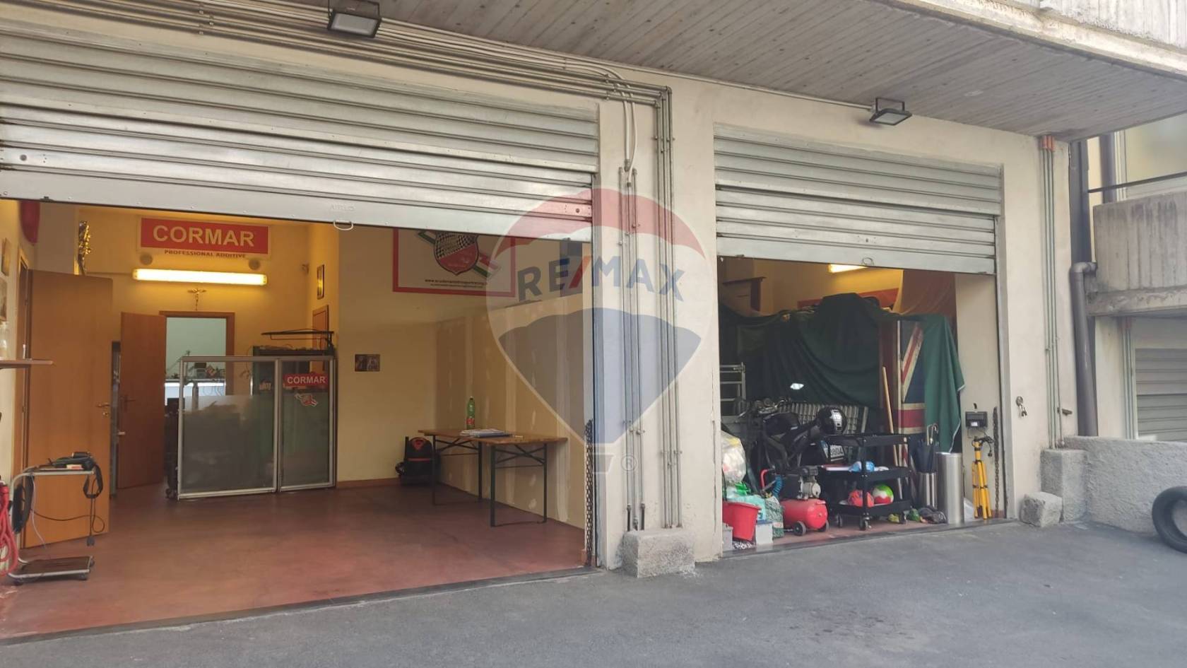 Locale commerciale in Vendita