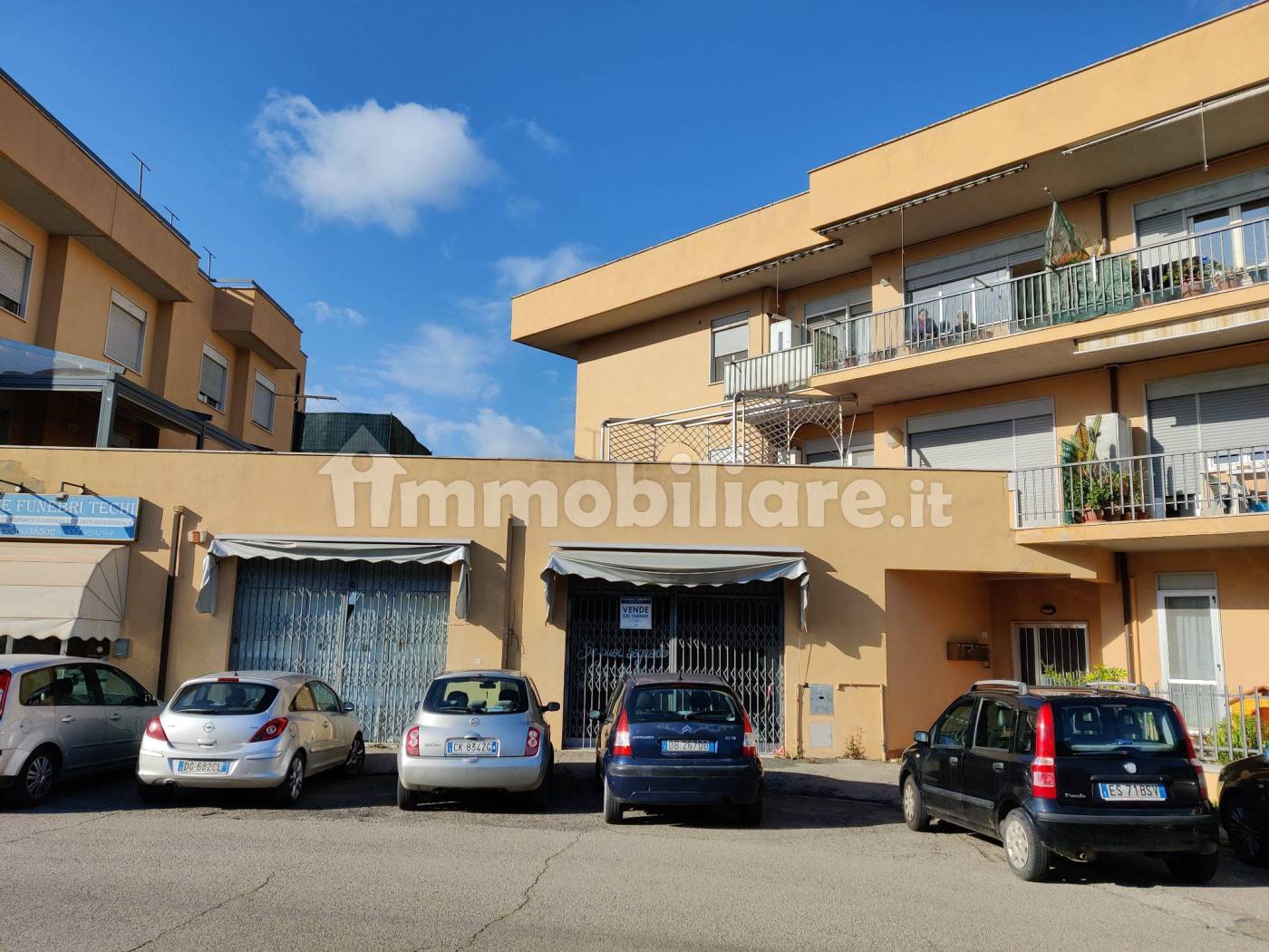 Locale commerciale in Vendita