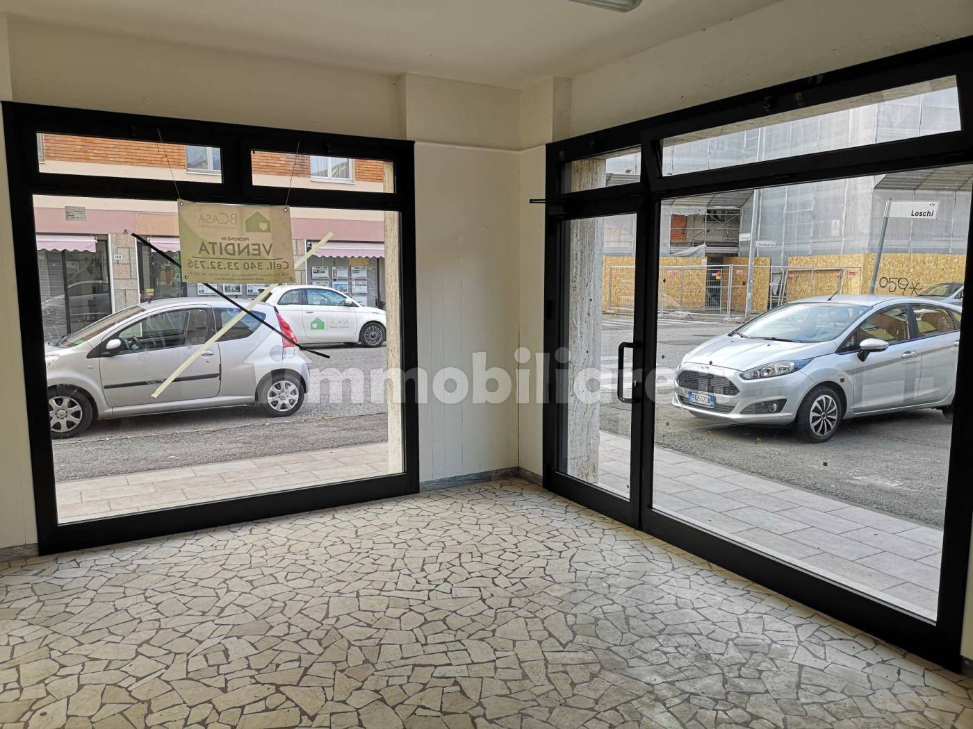 Locale commerciale in Vendita