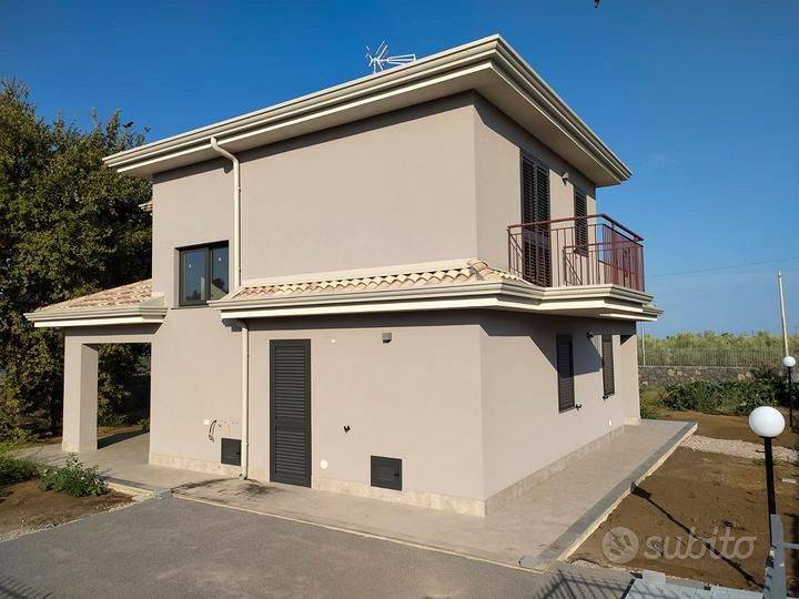 Villa unifamiliare via Fossa Lupo 15, Aci Sant&#x27;Antonio