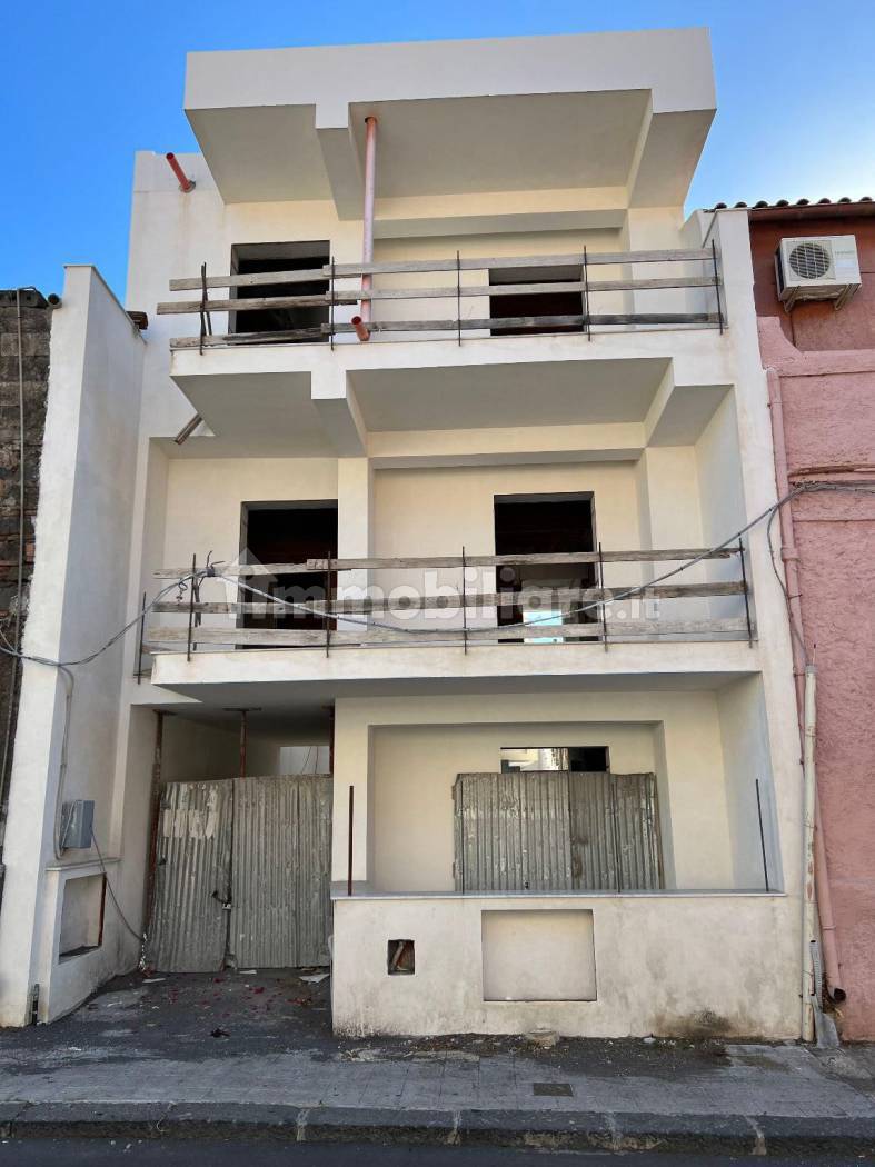 Trilocale via Giovanna Condorelli 16, Barriera - Leucatia, Catania