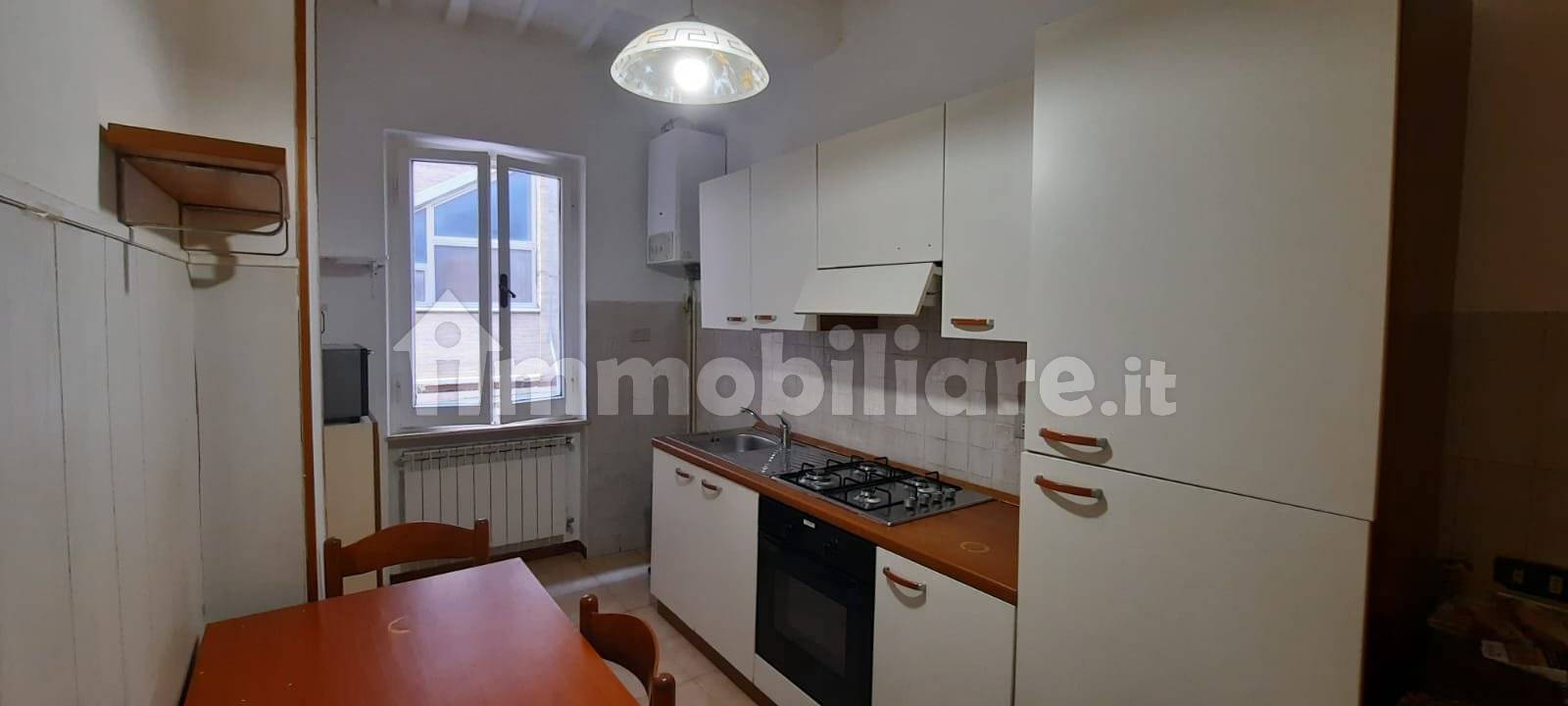 Trilocale buono stato, secondo piano, Centro Storico, Perugia