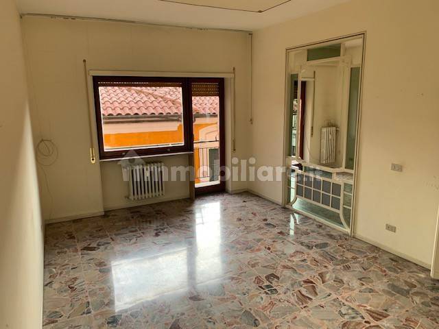 Trilocale via Oslavia 21, Centro, Avezzano