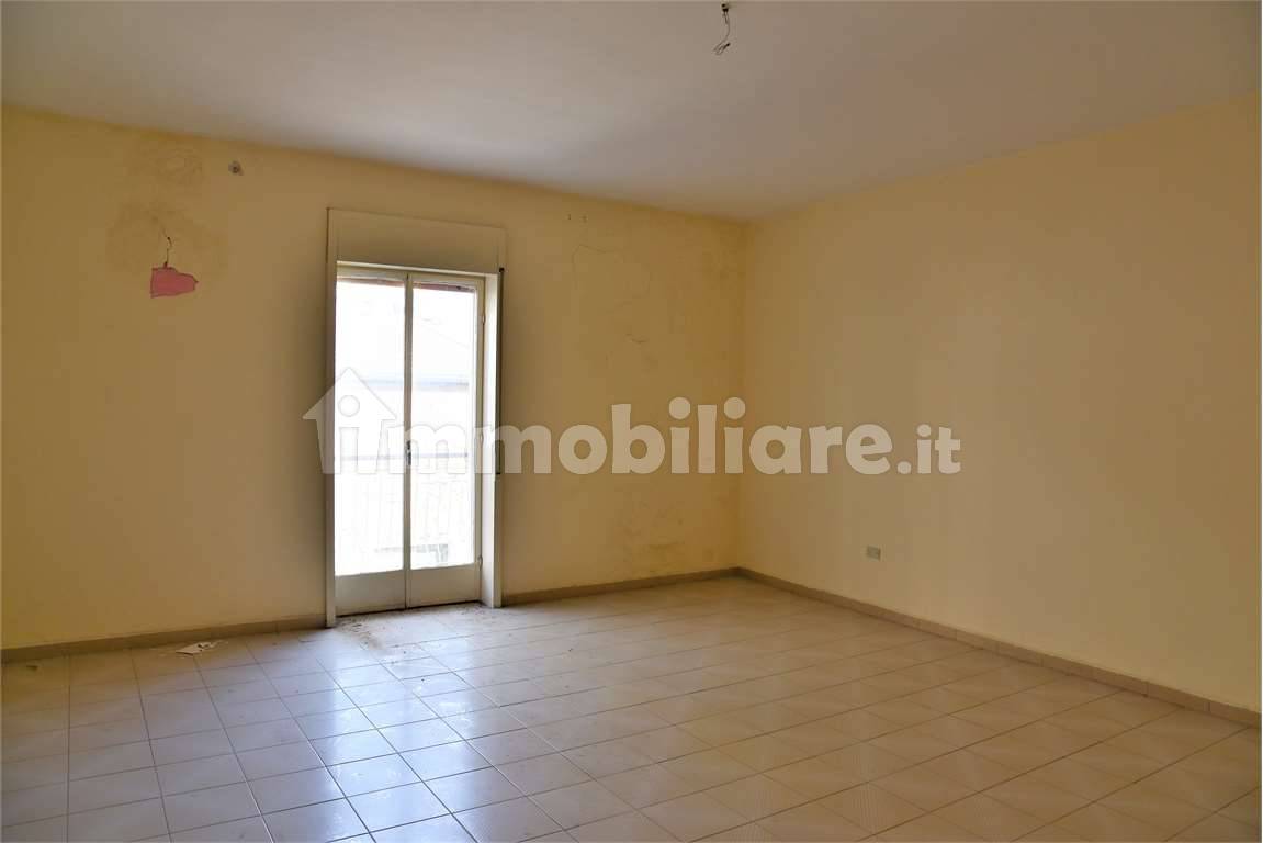 Quadrilocale via, Favara