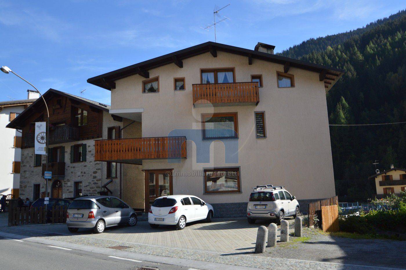 Locale commerciale in Vendita